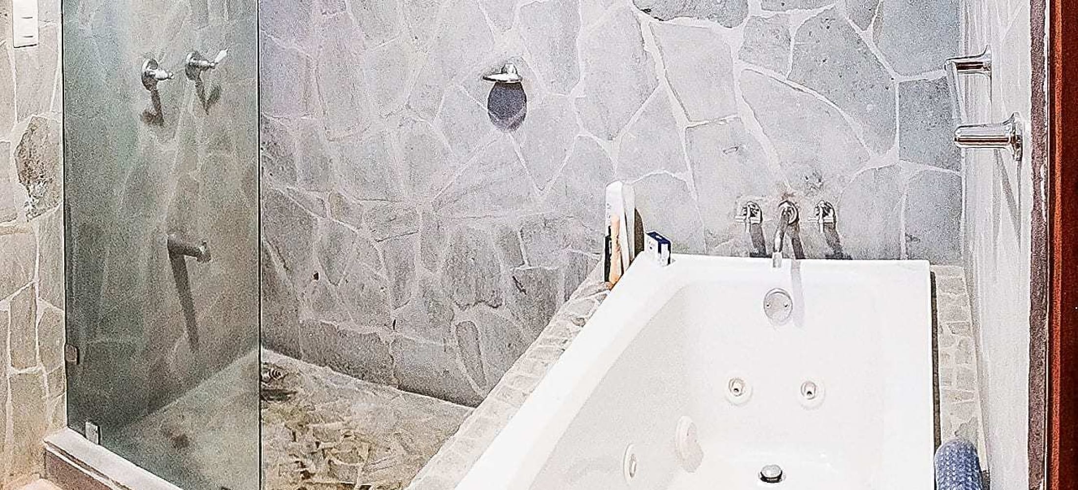 CW3 - MASTER BATHROOM - Casa Wasabi